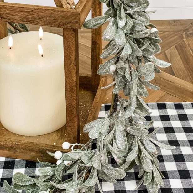 Ice Kissed Mistletoe Garland - Piper Classics