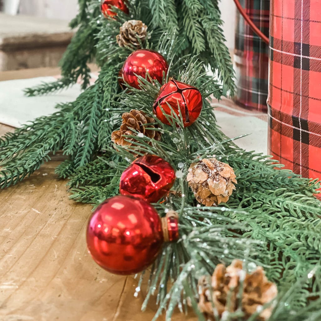 Cantana Pine & Bell Garland - Piper Classics