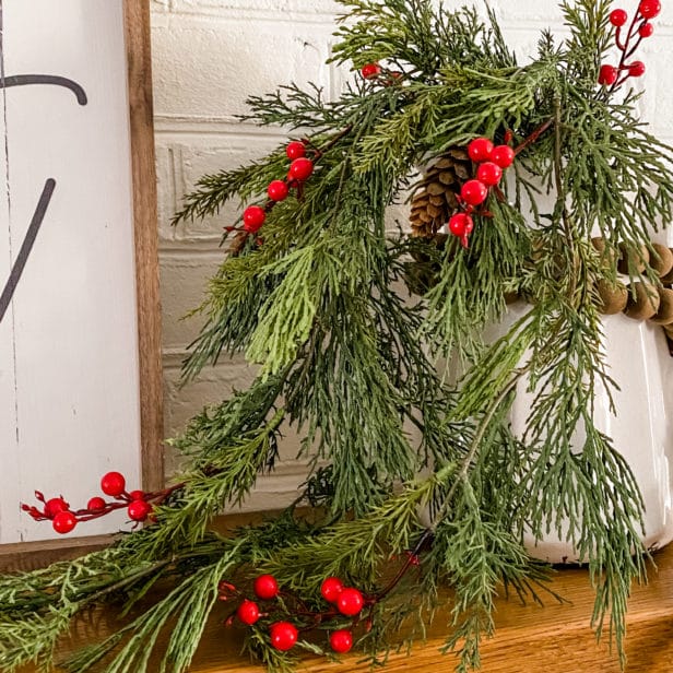 Alpine Cedar w/ Berries Hanging Bush - Piper Classics