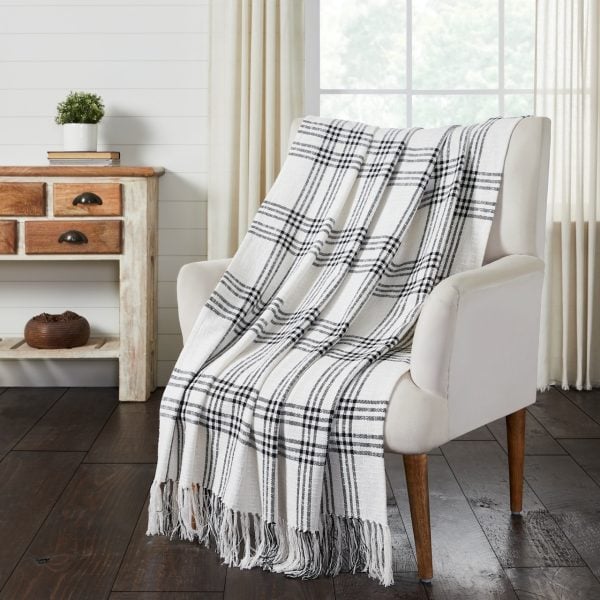 Country & Farmhouse Style Quilted and Woven Throw Blankets