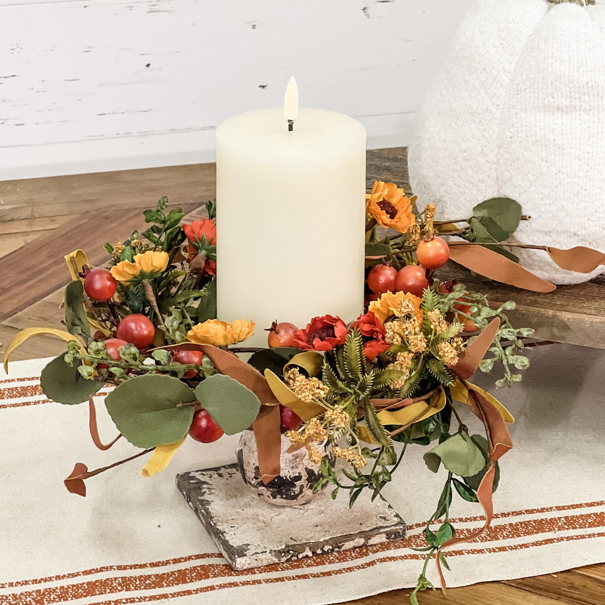 White Spruce w/ Berries Candle Ring - 4" Inside Ring - Piper Classics