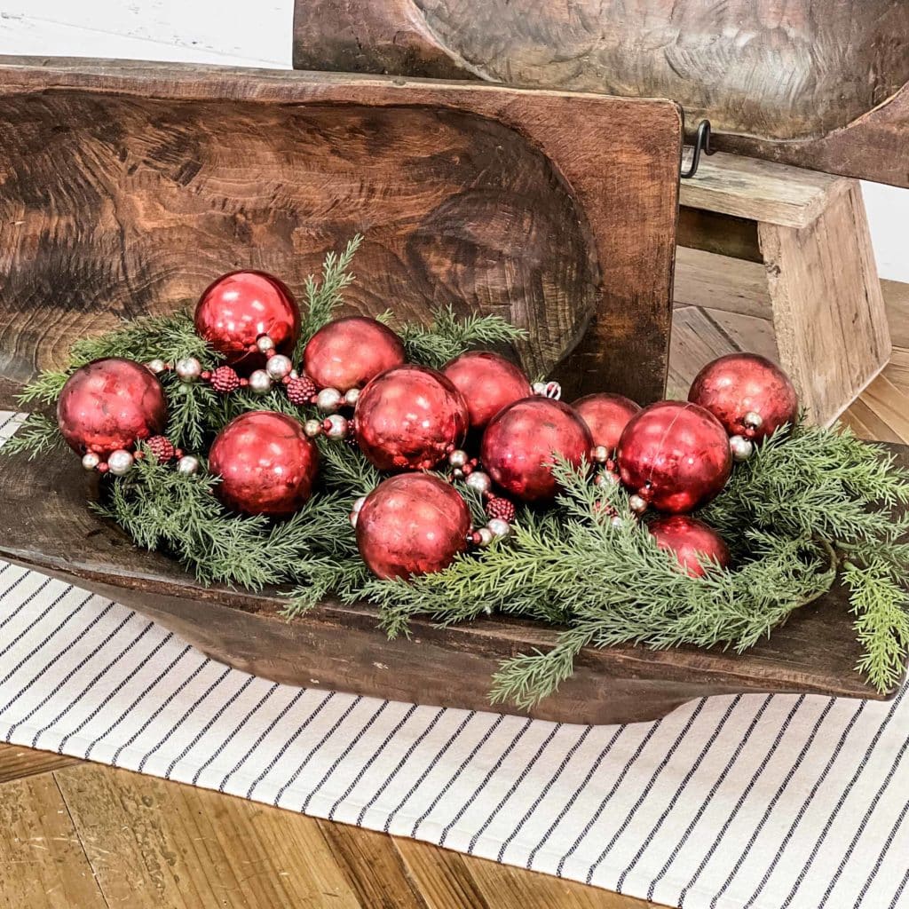 Red Ball Garland - Piper Classics