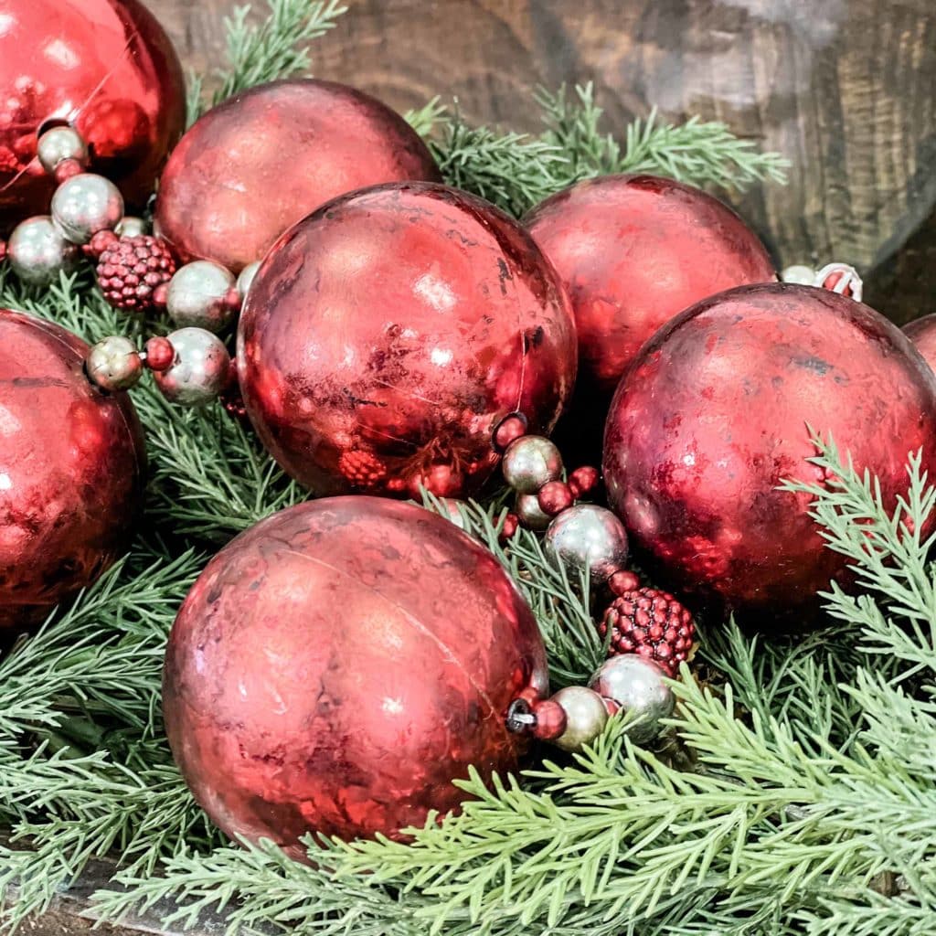 Red Ball Garland - Piper Classics