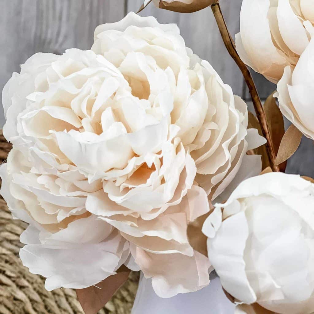 Classic Cream Blooming Peonies - Piper Classics
