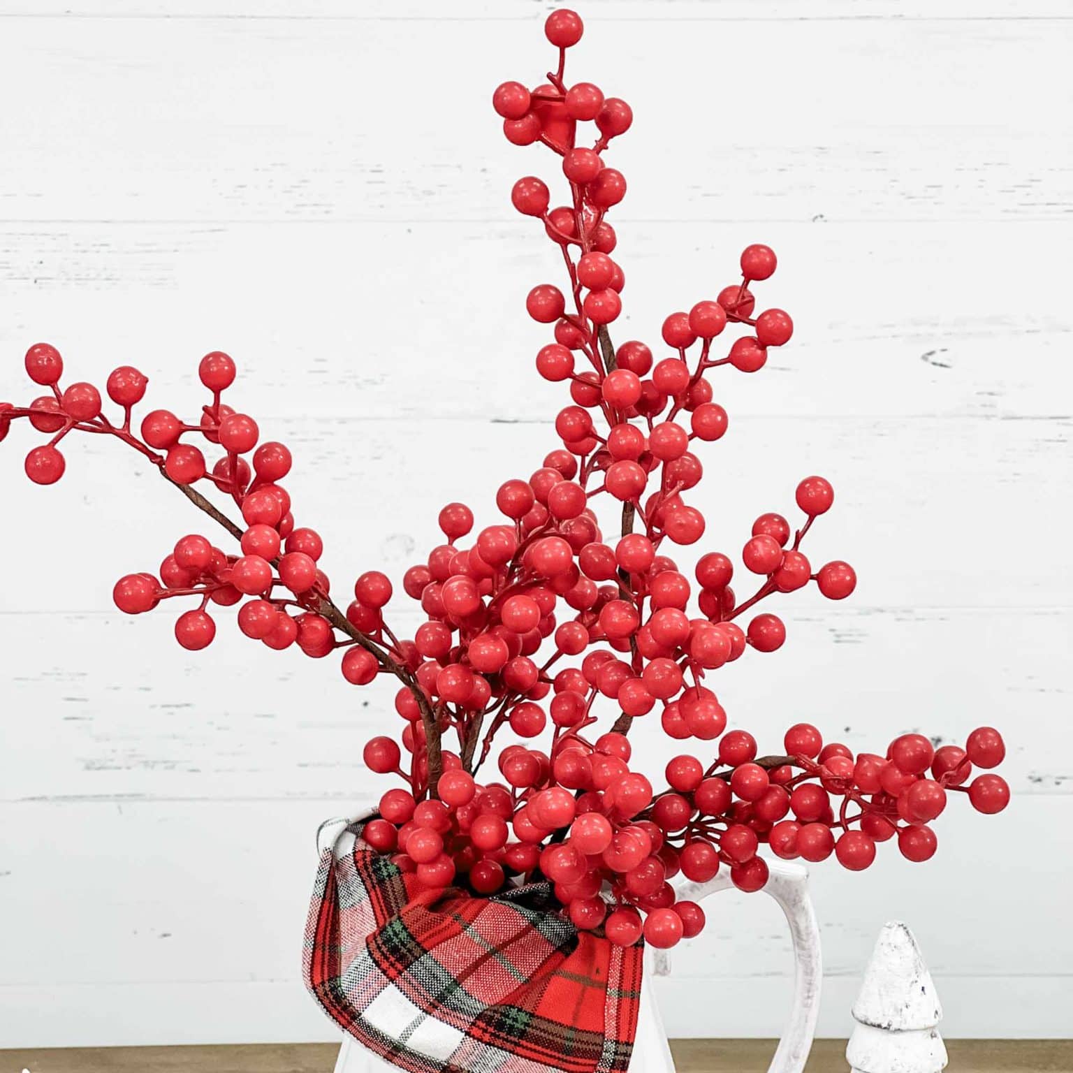 Weatherproof Berry Spray - Piper Classics