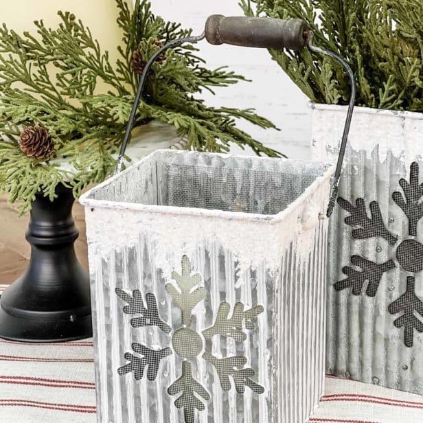 Cutout Snowflake Container - Set/2 - Piper Classics