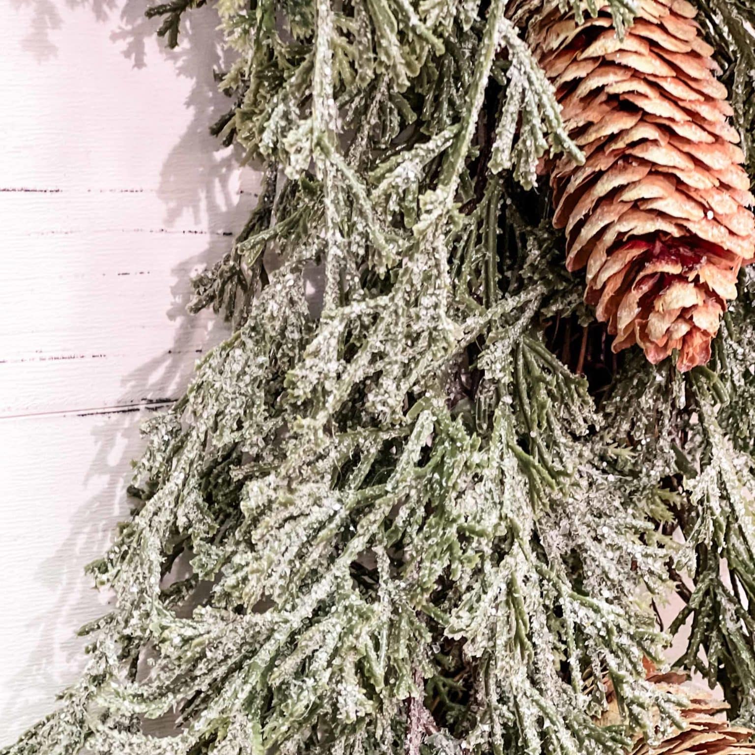 Silver Thread Cedar Wreath - Piper Classics