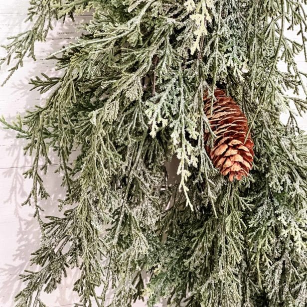 Silver Thread Cedar Wreath - Piper Classics