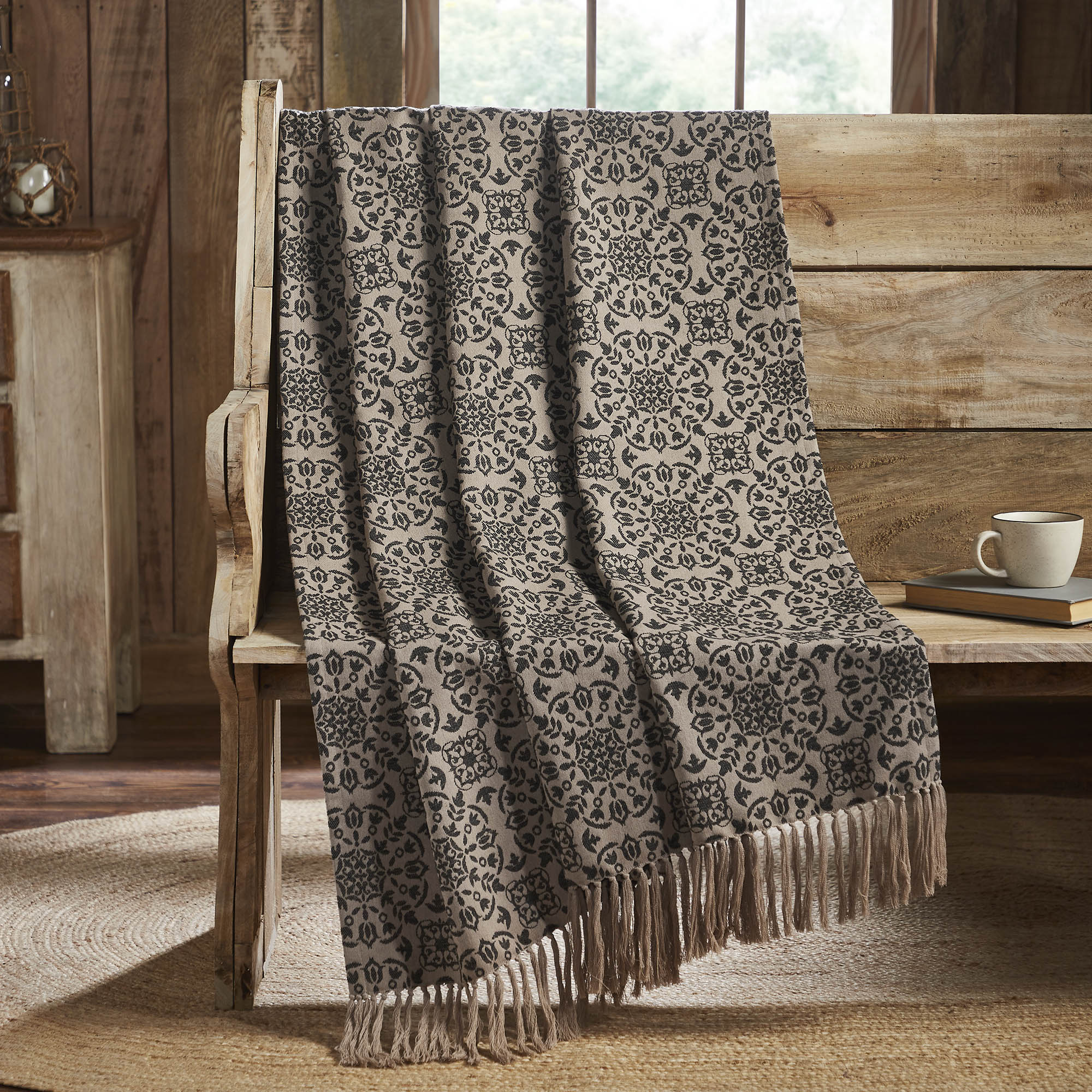 Country & Farmhouse Style Quilted and Woven Throw Blankets